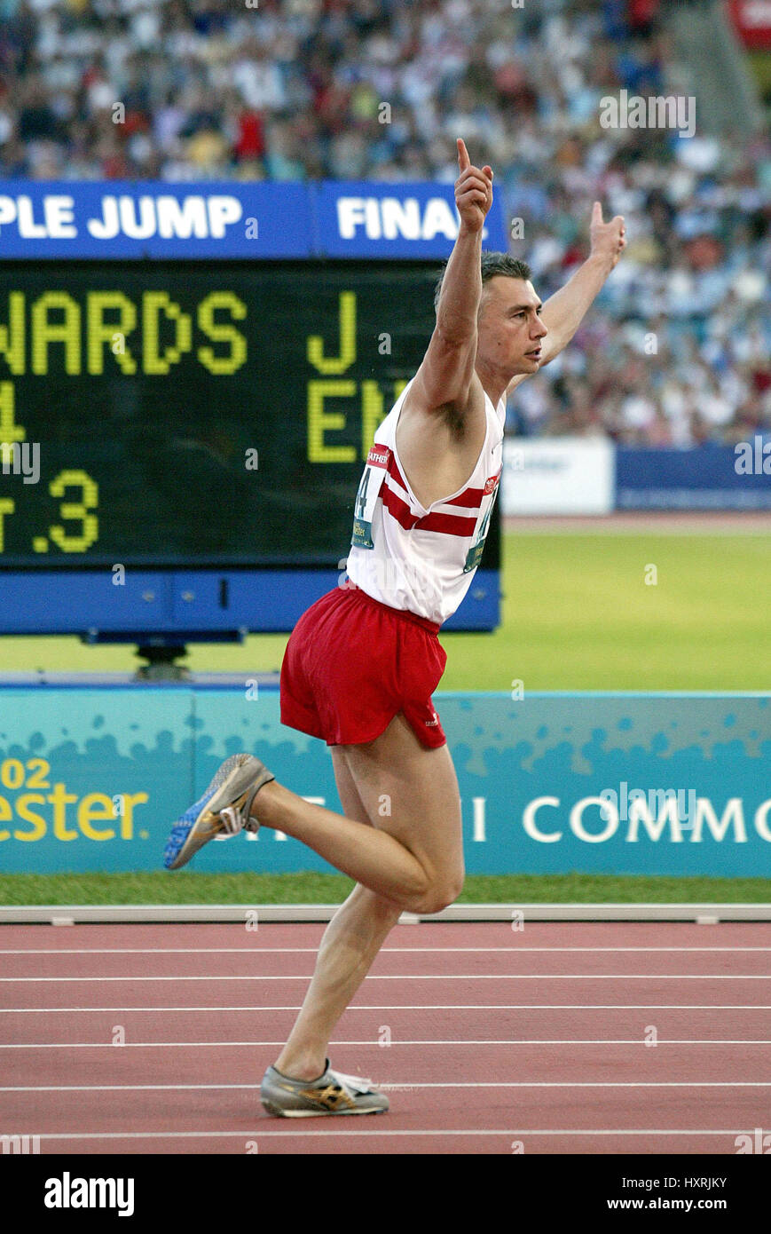 JONATHAN EDWARDS TRIPLE JUMP CITY OF MANCHESTER MANCHESTER ENGLAND 28 ...
