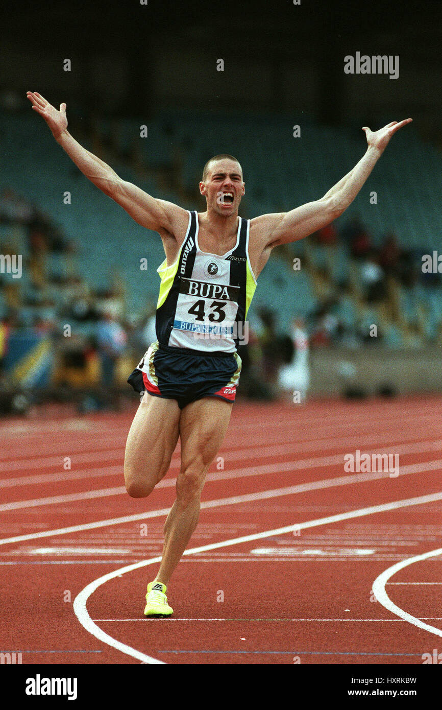 IAN MACKIE 100 METRES 14 July 1997 Stock Photo - Alamy