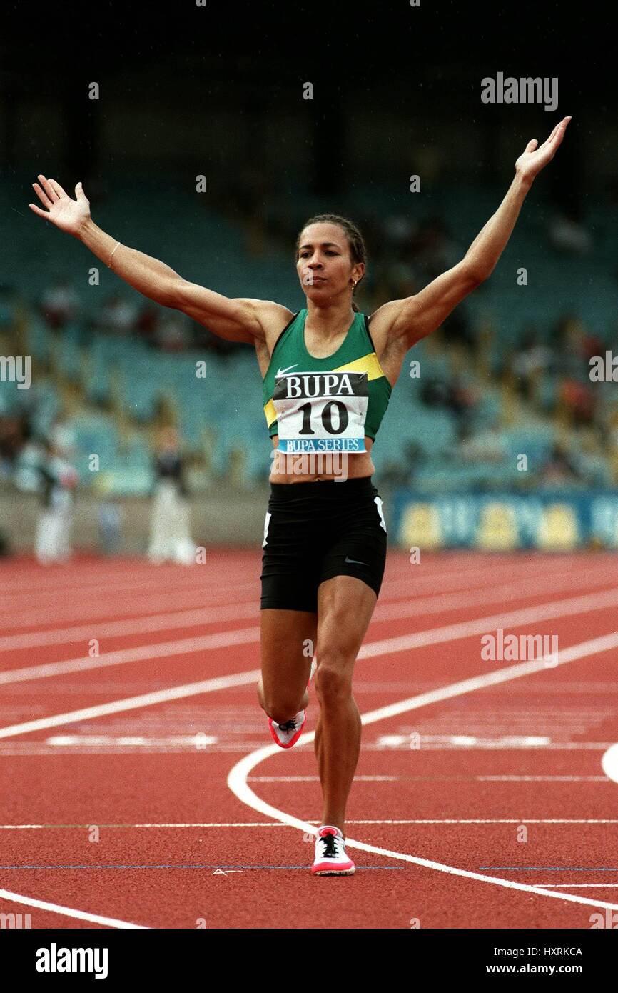 KELLY HOLMES 800 METRES 14 July 1997 Stock Photo - Alamy
