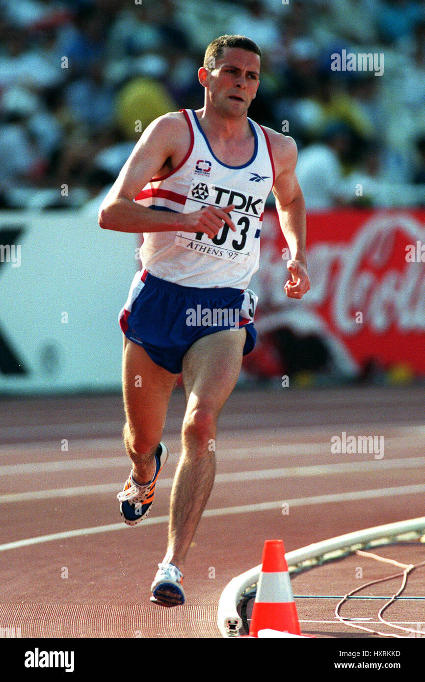 ROBERT HOUGH 3000 METRES STEEPLECHASE 19 August 1997 Stock Photo - Alamy
