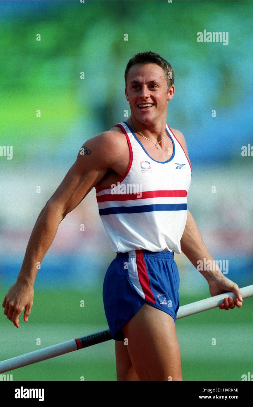 NICK BUCKFIELD POLE VAULT 22 August 1997 Stock Photo - Alamy