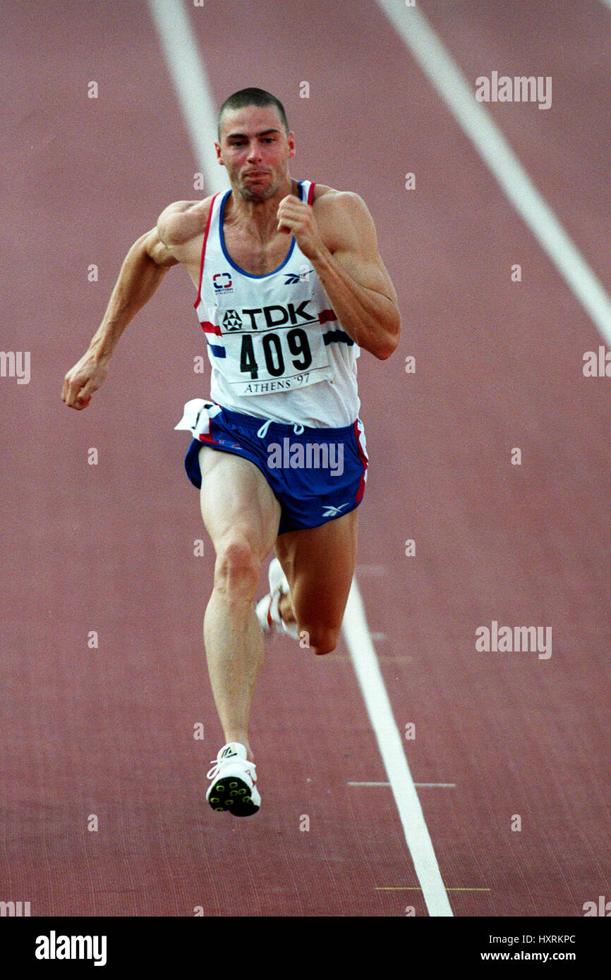 IAN MACKIE 100 METRES 01 August 1997 Stock Photo - Alamy
