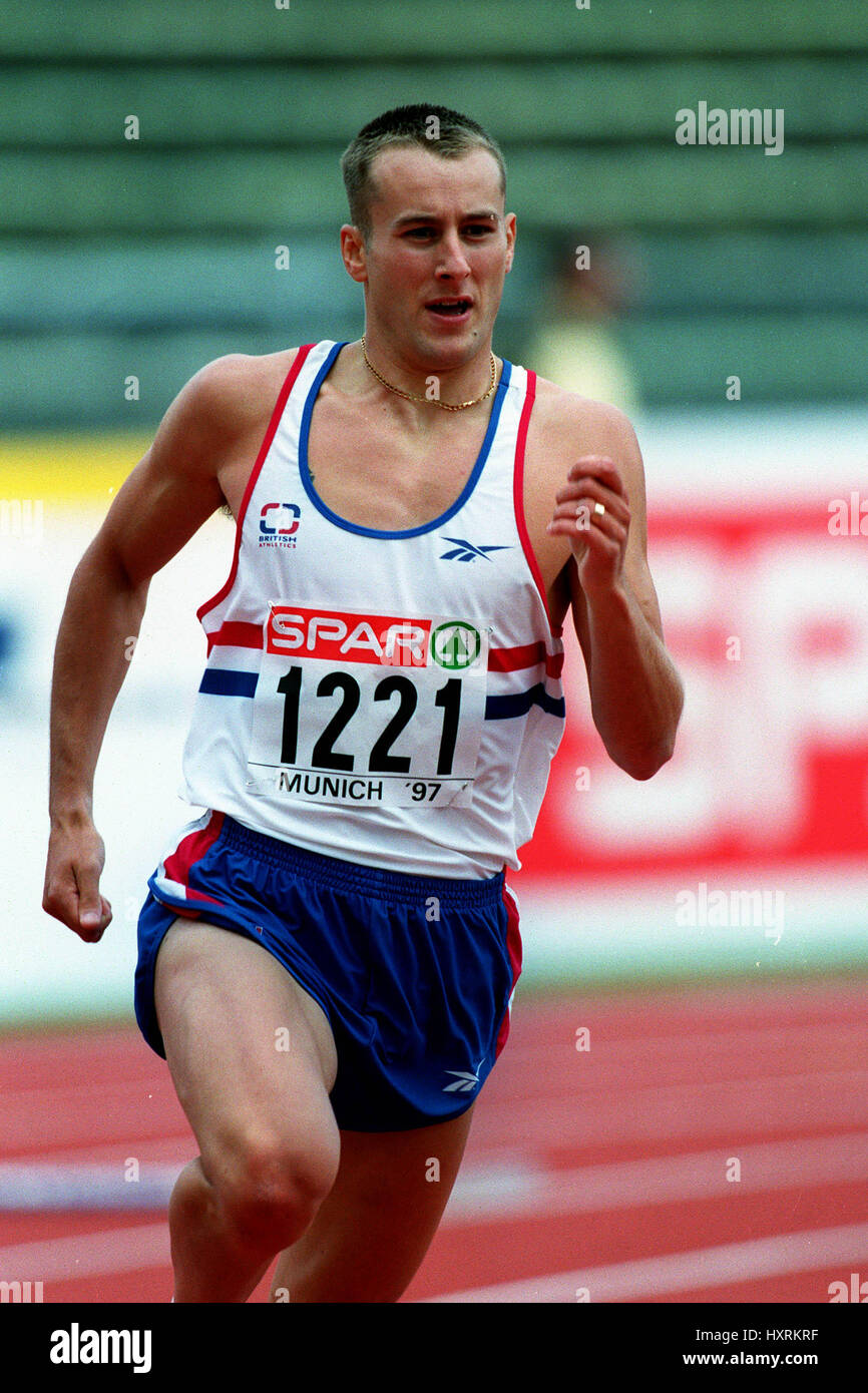 ROBERT HOUGH 3000 METRES STEEPLECHASE 01 August 1997 Stock Photo - Alamy
