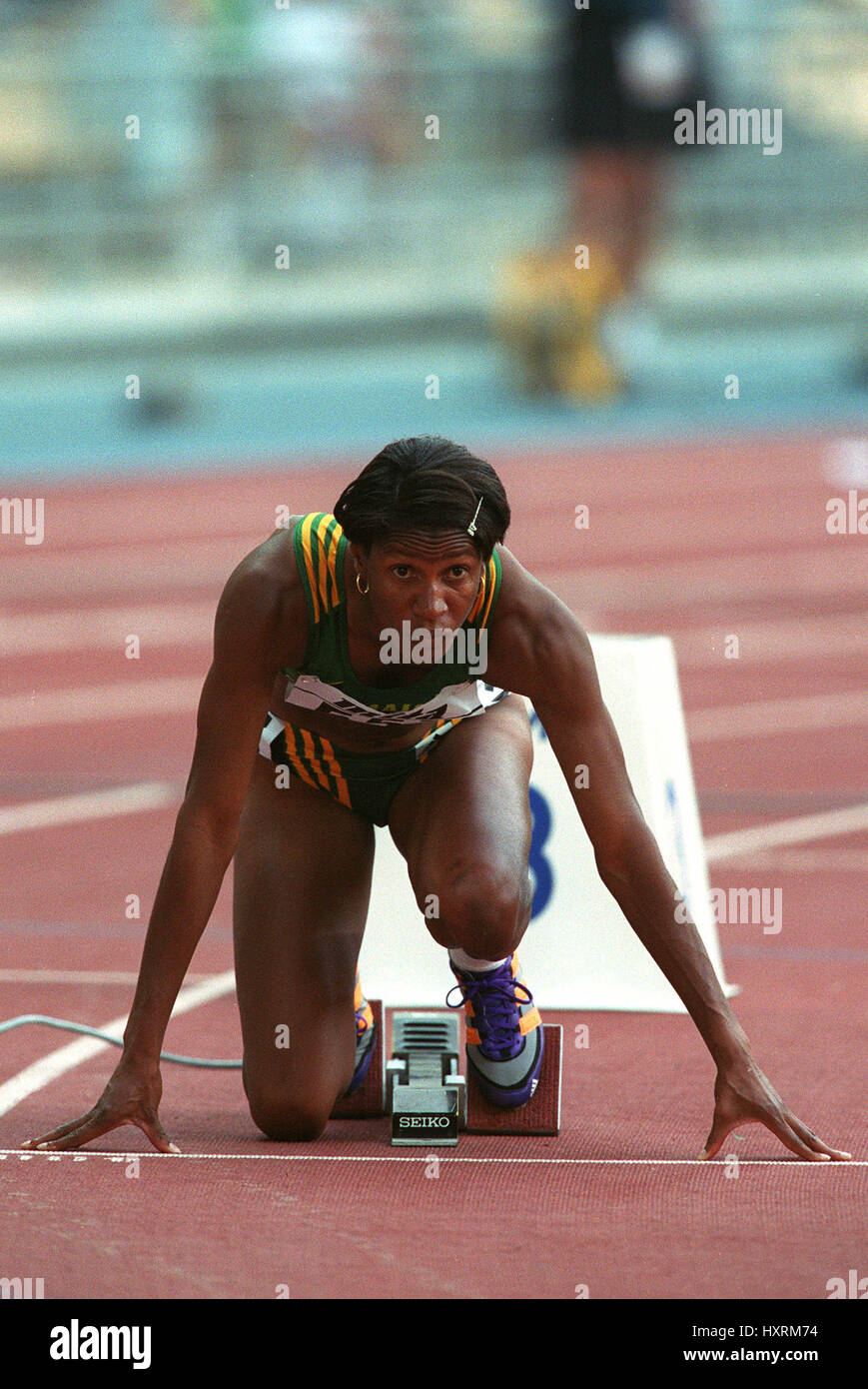 DEON HEMMINGS 400 METRE HURDLES 09 September 1999 Stock Photo - Alamy