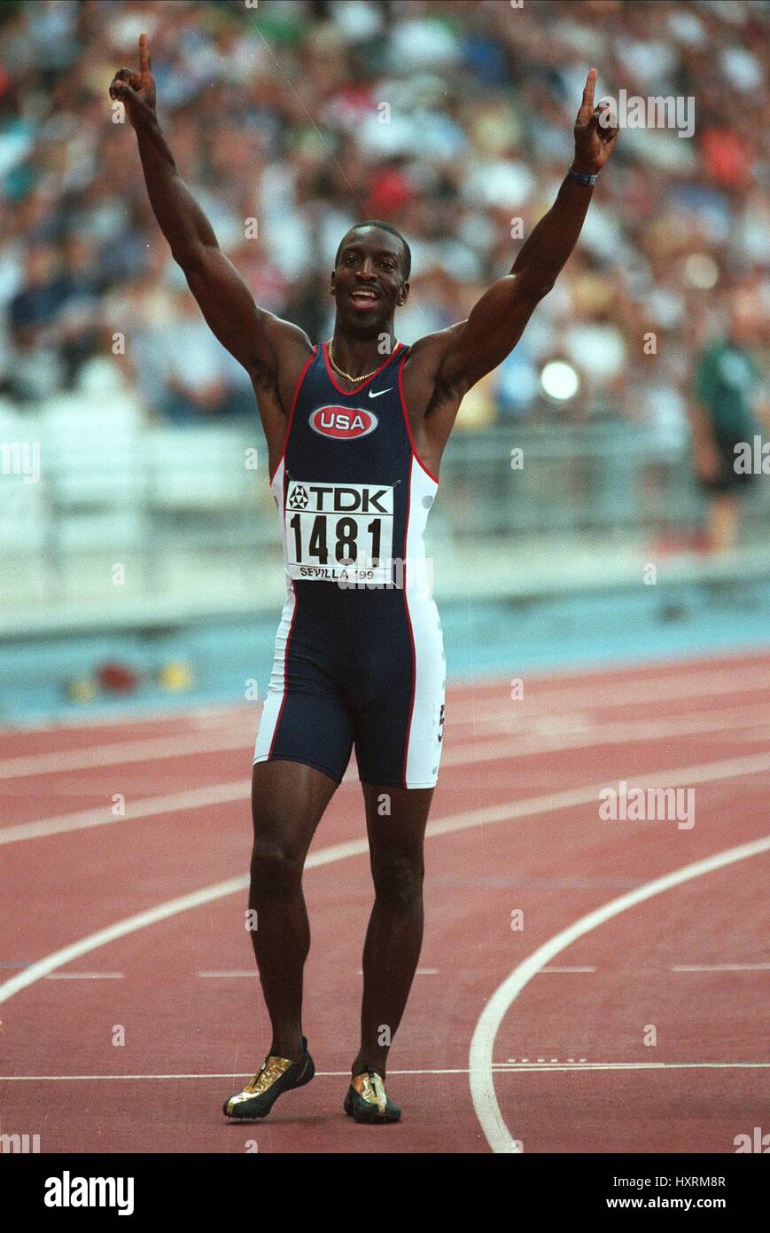 MICHAEL JOHNSON 400 METRES 23 November 1999 Stock Photo - Alamy