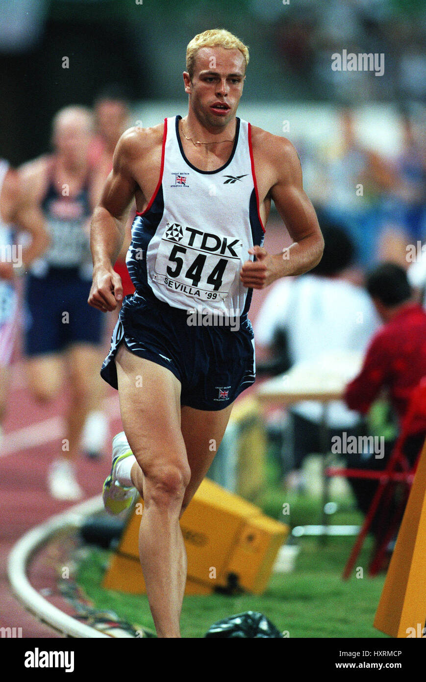 DEAN MACEY 1500 METERS 23 August 1999 Stock Photo - Alamy