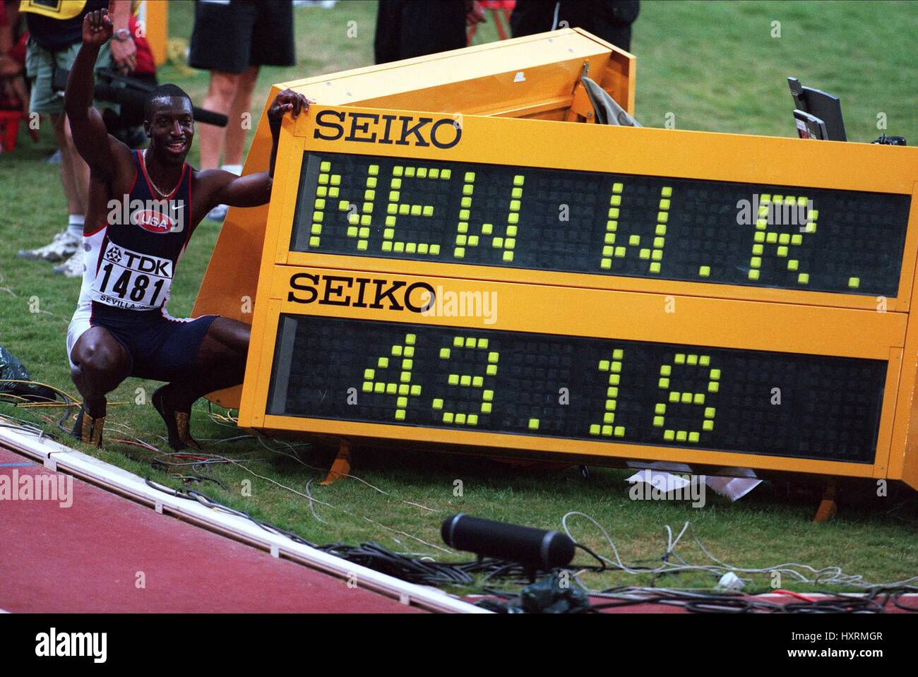 MICHAEL JOHNSON 400M NEW WORLD RECORD 1999 26 August 1999 Stock Photo ...