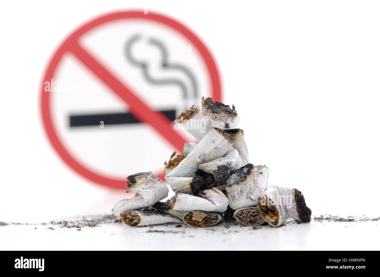 Chain smoker hi-res stock photography and images - Alamy