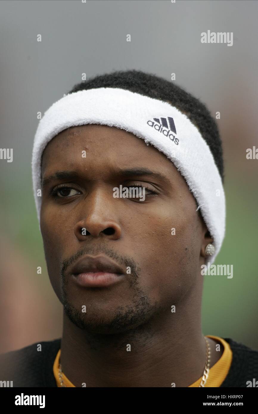 MALACHI DAVIS 400 METRES MANCHESTER REGIONAL ARENA 11 July 2004 Stock ...