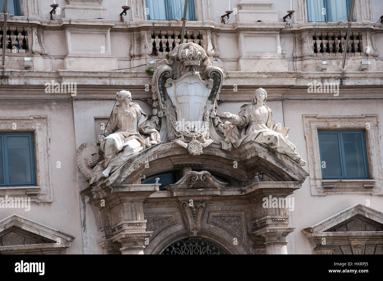 Quirinale Palace The Italian Prime Minster's residence in Rome the ...