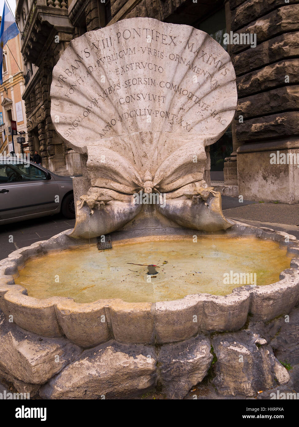 Fountain of bees hi-res stock photography and images - Alamy