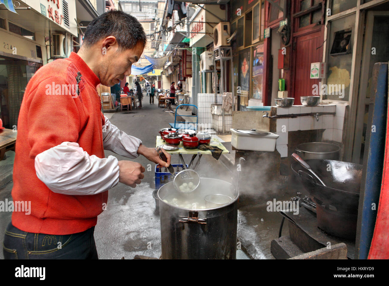 Eatery in shanghai hi-res stock photography and images - Alamy
