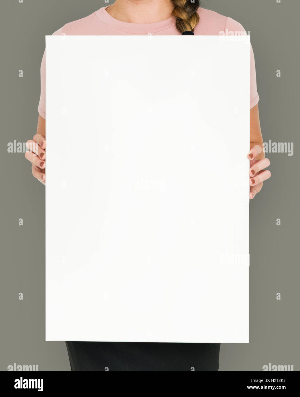 Paper shoot hi-res stock photography and images - Alamy