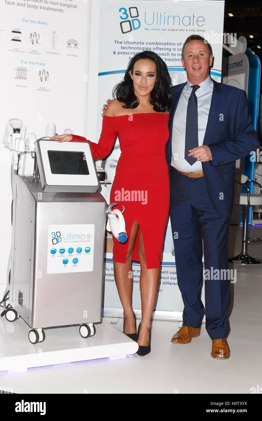 Steph Davis shows off her new figure with non-surgical lipo brand, 3D ...