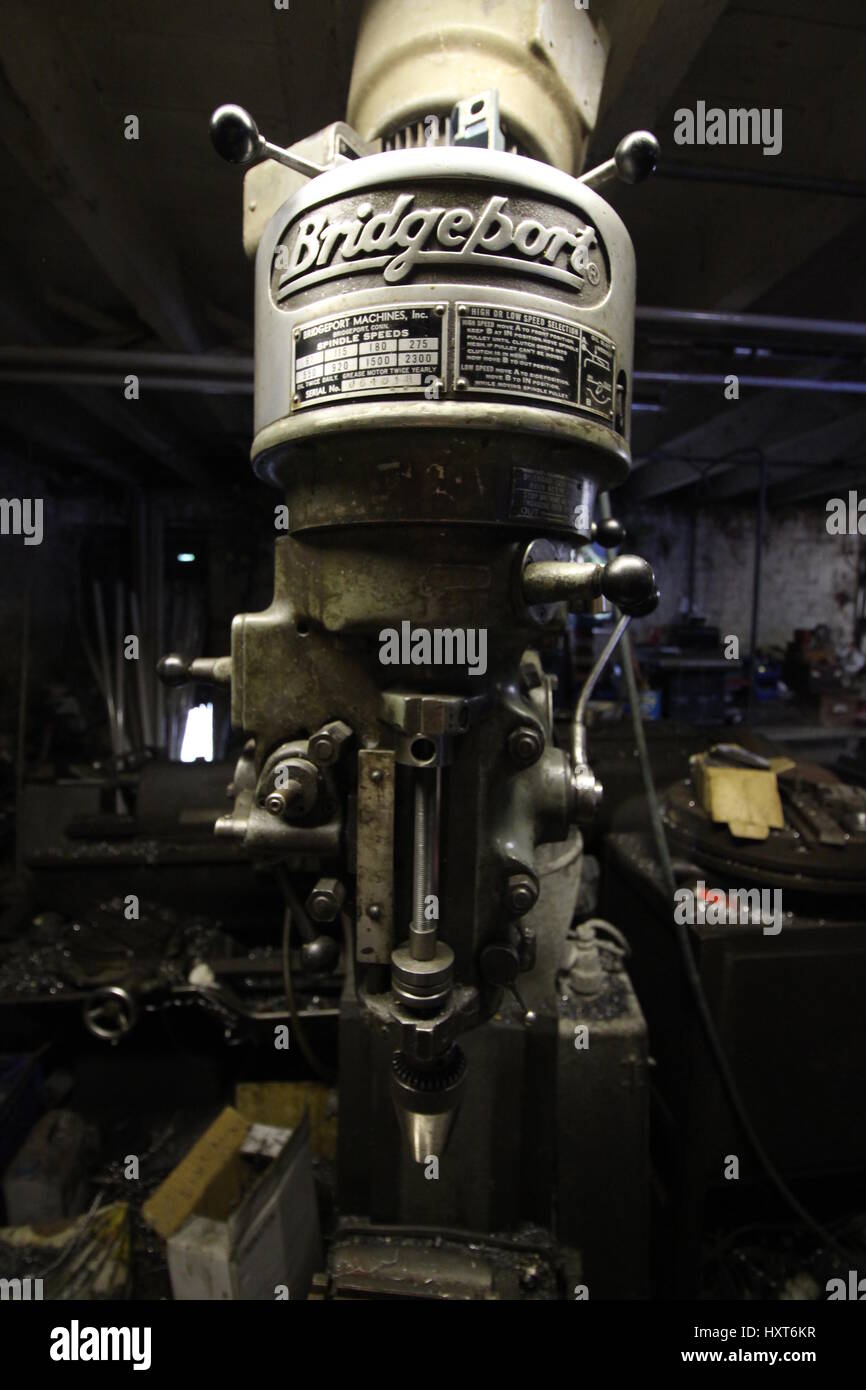 Bridgeport machine hi-res stock photography and images - Alamy