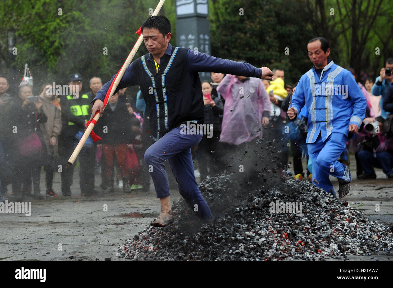 Hangzh, Hangzh, China. 30th Mar, 2017. People celebrate the upcoming ...
