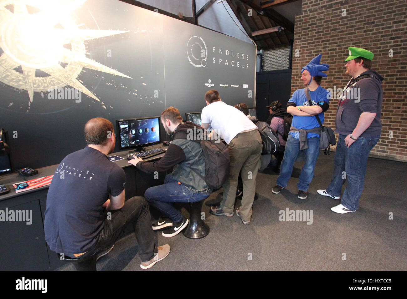 Xbox text hi-res stock photography and images - Alamy