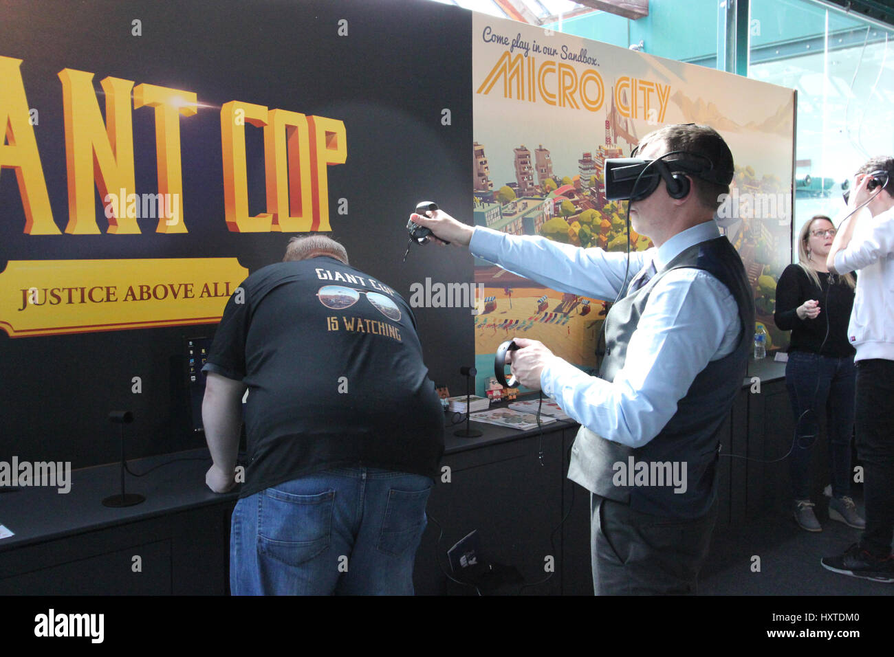 Computers gamers hi-res stock photography and images - Alamy