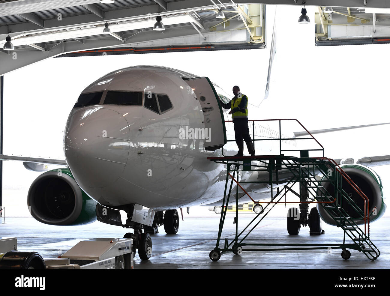 Boeing aviation hanger hi-res stock photography and images - Alamy