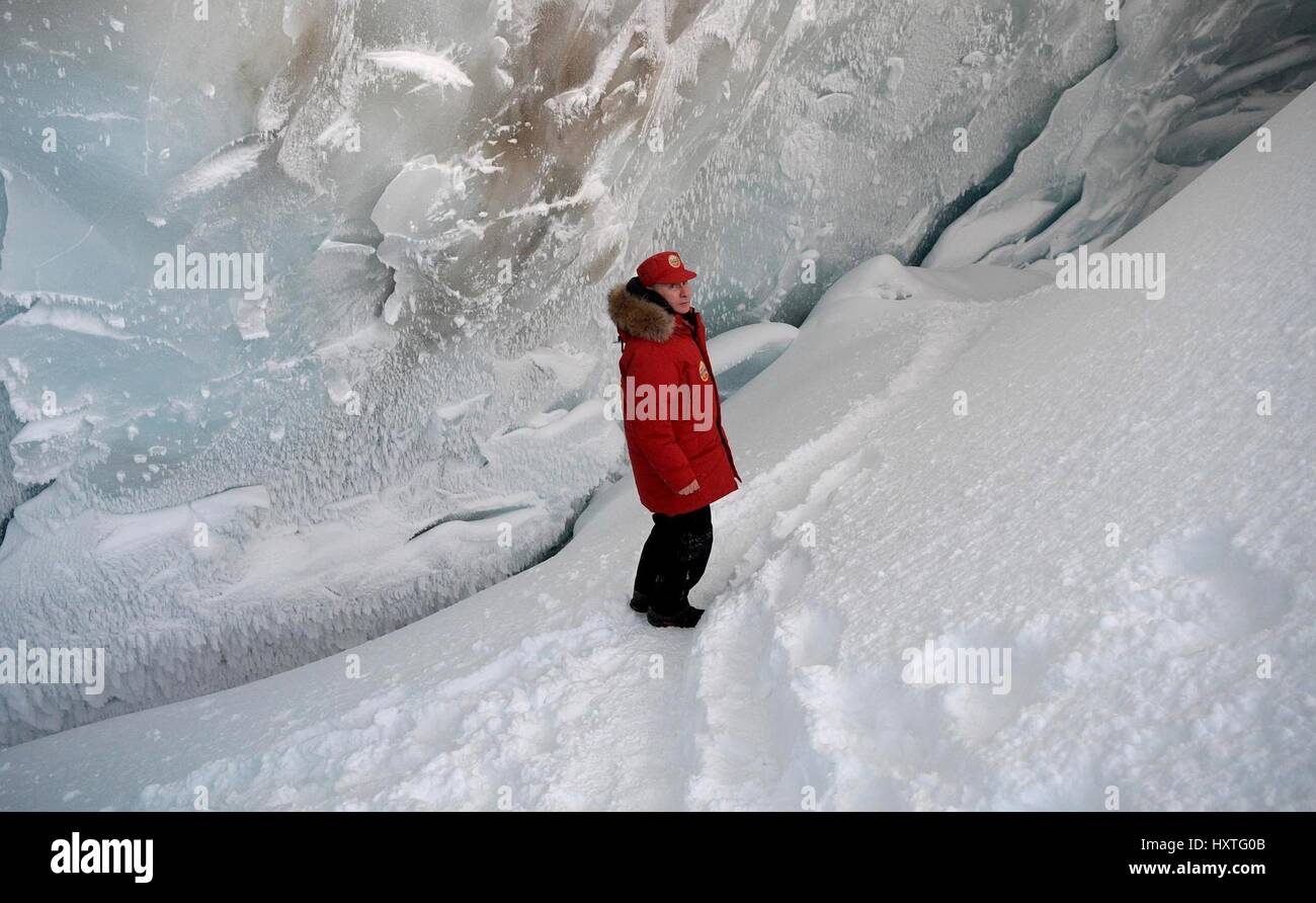 Alexandra Land, Russia. 29th Mar, 2017. Russian President Vladimir ...