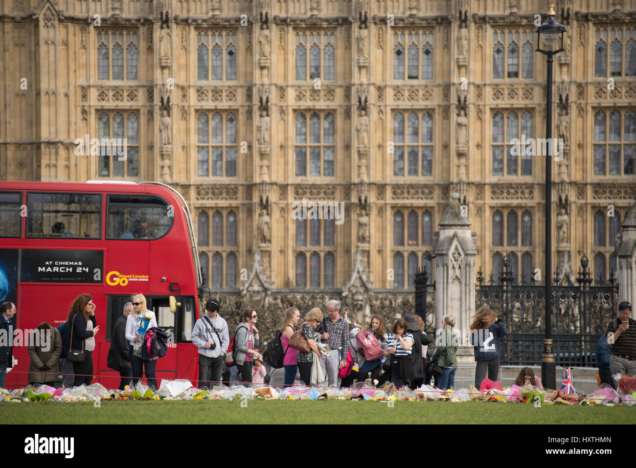 London westminster bridge attack hi-res stock photography and images ...