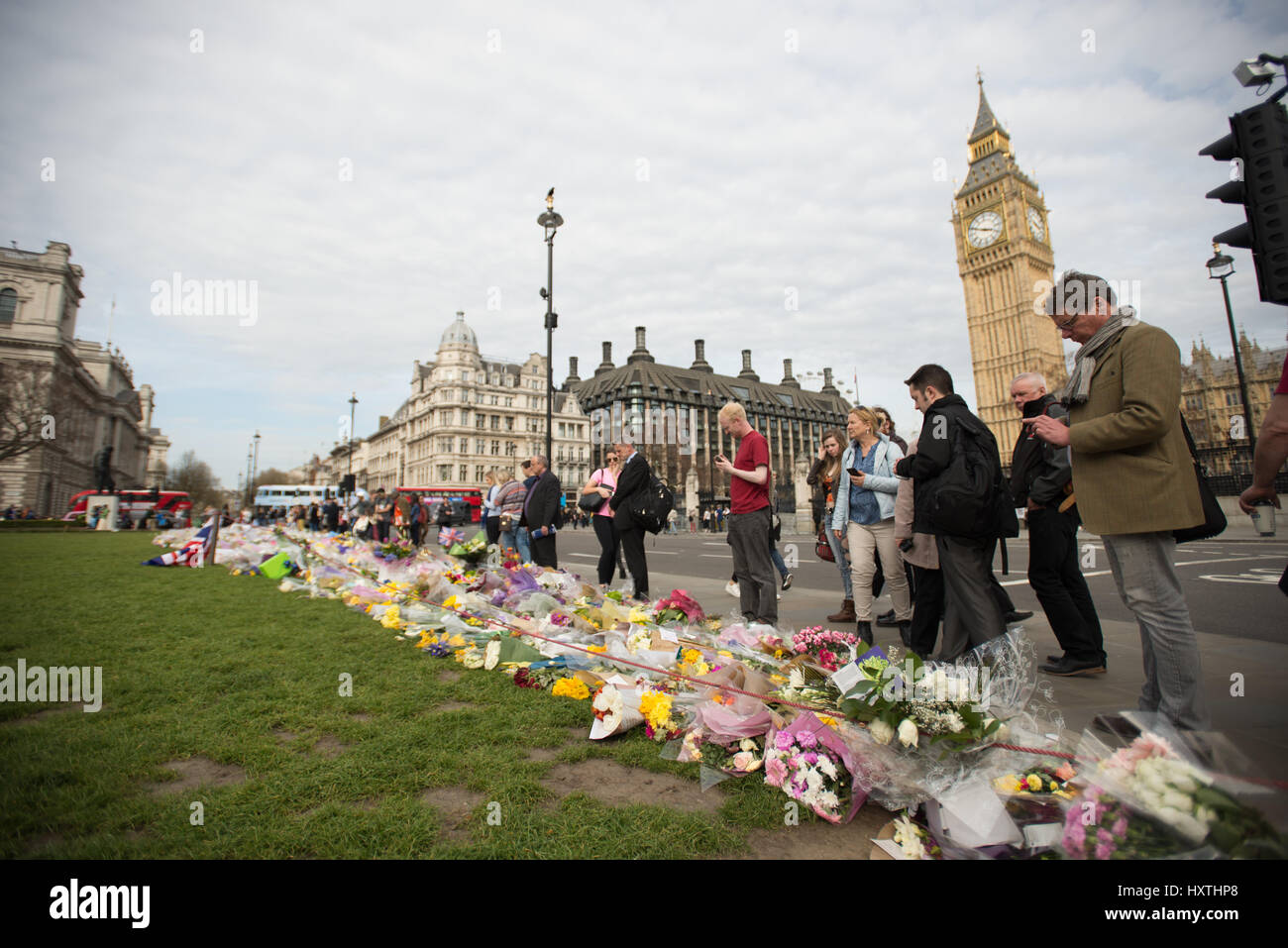 London westminster bridge attack hi-res stock photography and images ...