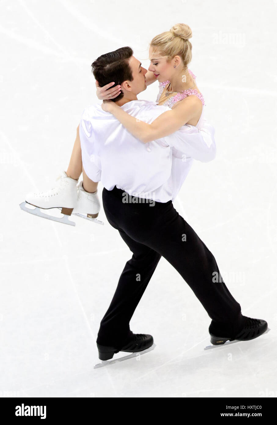 Helsinki. 30th Mar, 2017. Alexa Scimeca Knierim (R) and Chris Knierim ...