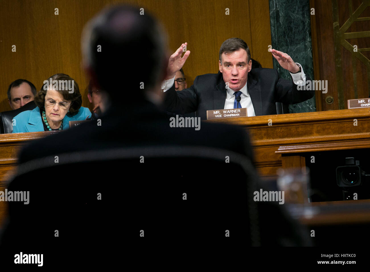 Senator warner hi-res stock photography and images - Alamy