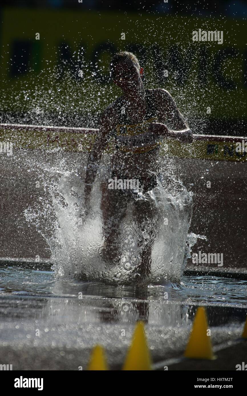 WATER JUMP 3000 METRES STEEPLECHASE MANCHESTER REGIONAL ARENA ...