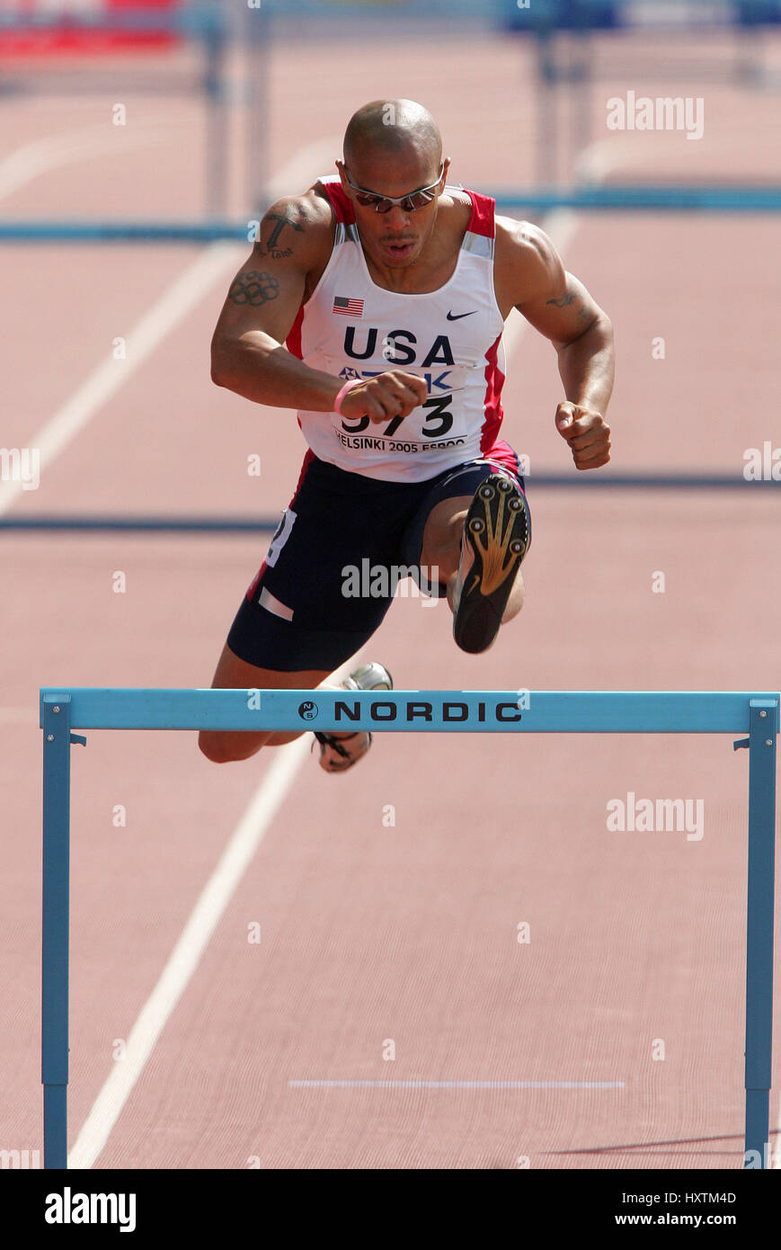 Mens 400m hurdles hi-res stock photography and images - Alamy