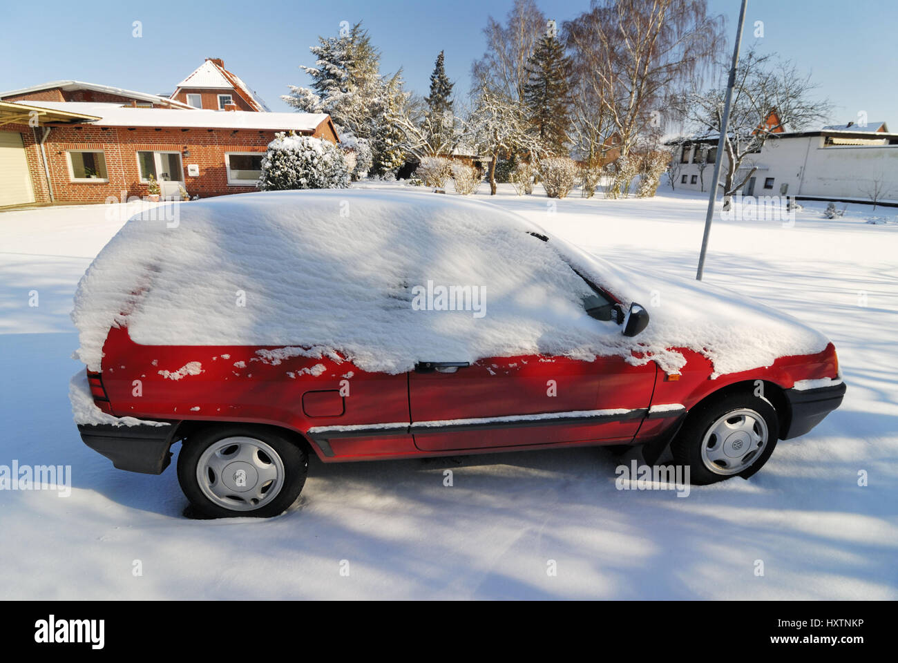 Schneebedecktes hi-res stock photography and images - Alamy