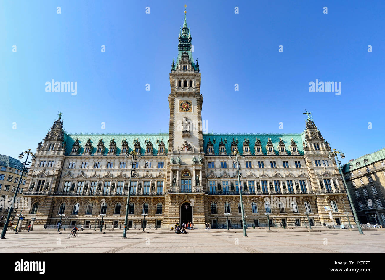 Hamburger rathaus hi-res stock photography and images - Alamy
