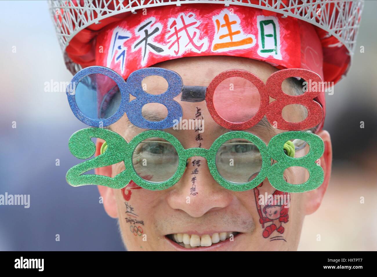 CHINESE OLYMPIC FAN OPENING CEREMONY OLYMPIC STADIUM BEIJING CHINA 08 ...