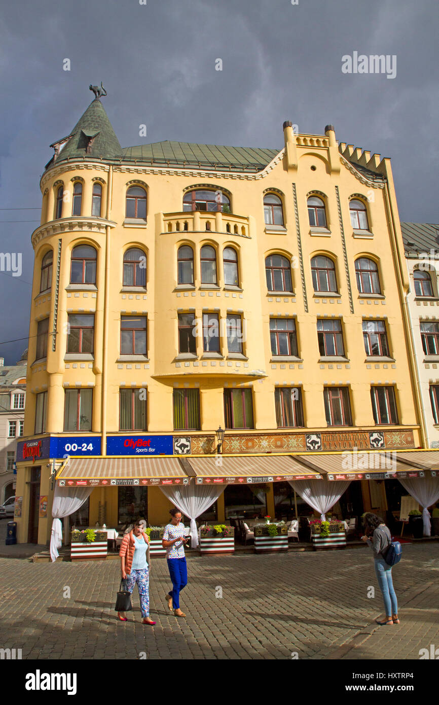 The Cat House in Riga's old town Stock Photo - Alamy
