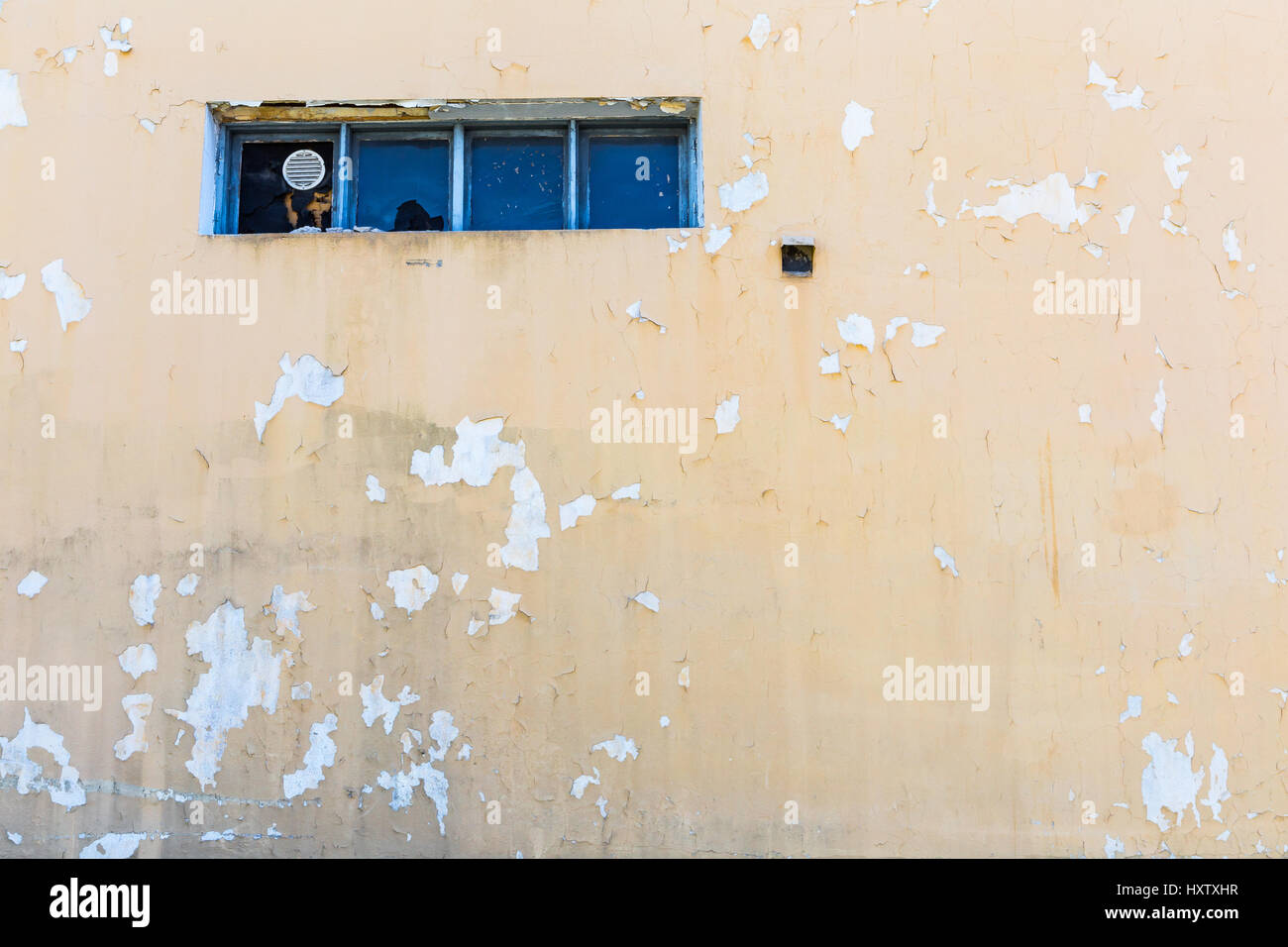 Four small windows hi-res stock photography and images - Alamy
