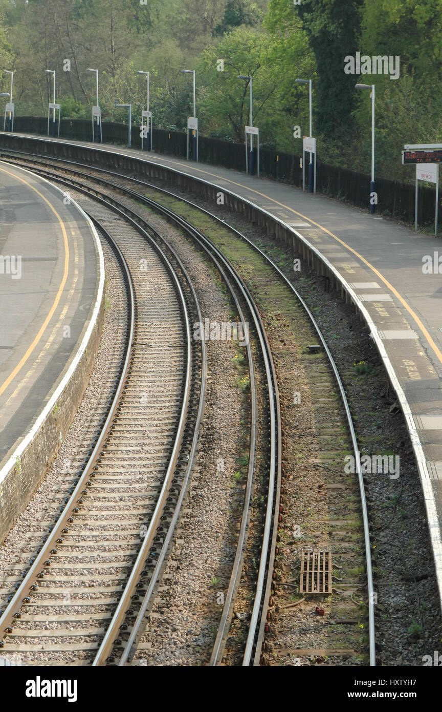 deserted railroad platform on a bend Stock Photo - Alamy