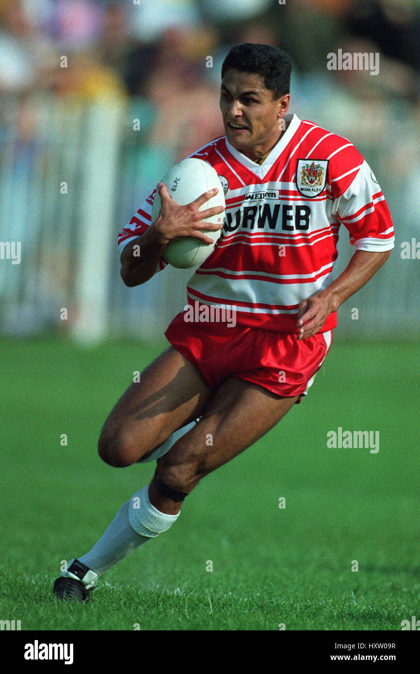 FRANO BOTICA WIGAN RLFC 26 December 1990 Stock Photo - Alamy