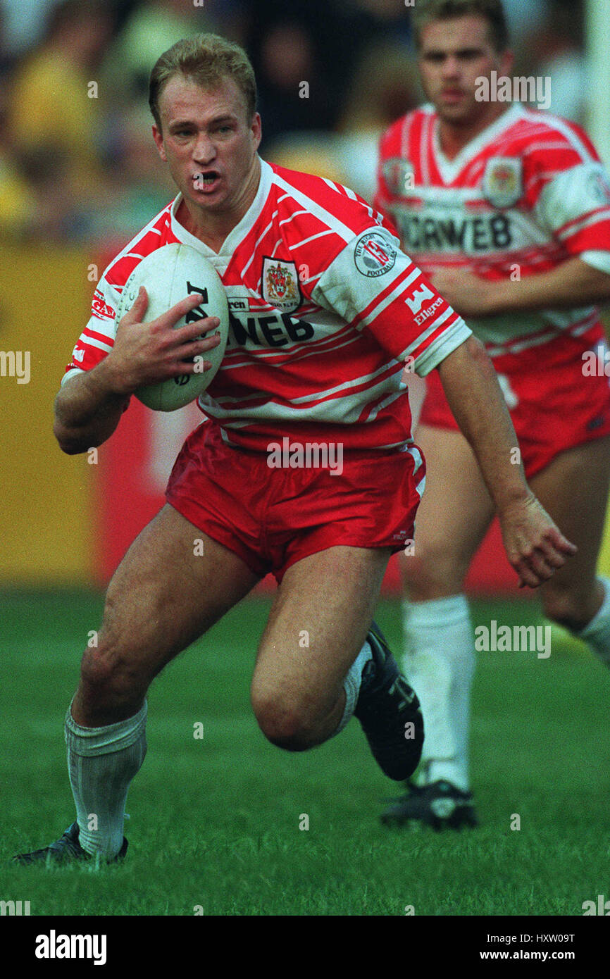 DEAN BELL WIGAN RLFC 30 September 1990 Stock Photo - Alamy