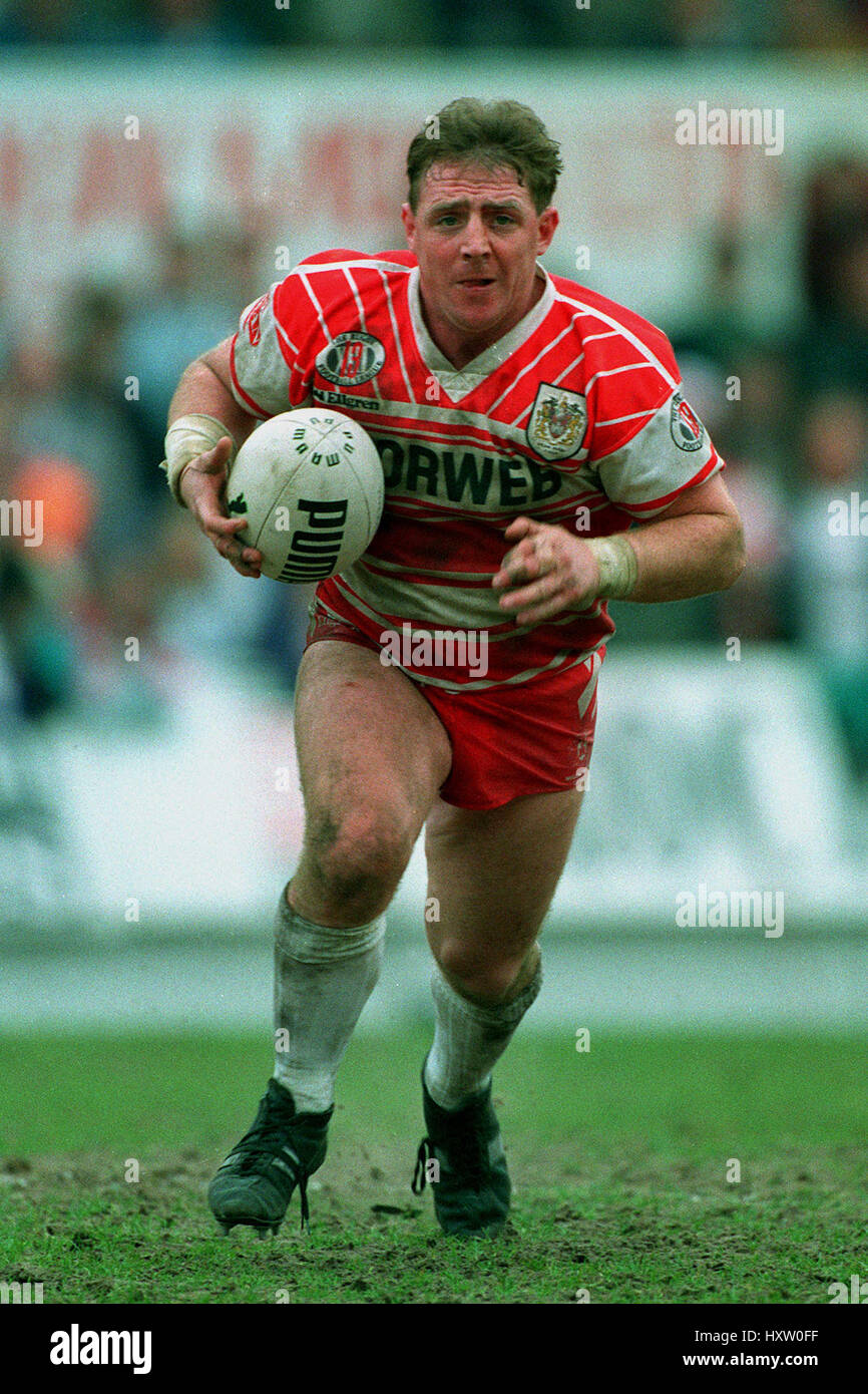 ANDY GREGORY WIGAN RLFC 12 April 1992 Stock Photo - Alamy