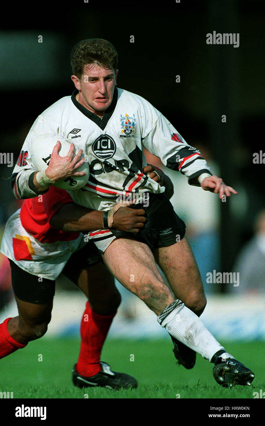 JONATHAN DAVIES WIDNES RLFC 21 September 1992 Stock Photo - Alamy