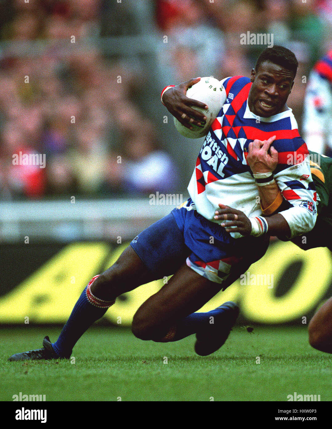 MARTIN OFFIAH GREAT BRITAIN & WIGAN RLFC 26 October 1992 Stock Photo ...