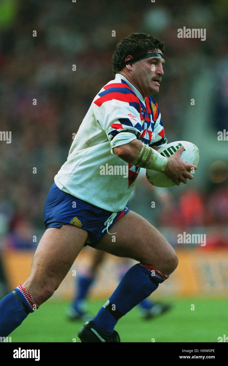 KEVIN WARD GREAT BRITAIN & ST HELENS RLFC 26 October 1992 Stock Photo ...