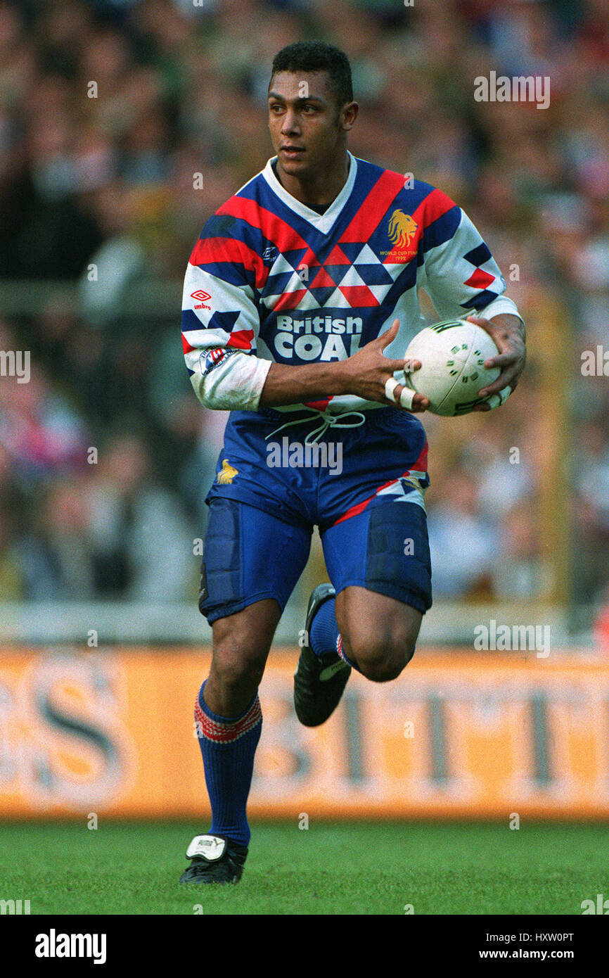 ALLAN HUNTE GREAT BRITAIN & ST HELENS RLFC 26 October 1992 Stock Photo ...
