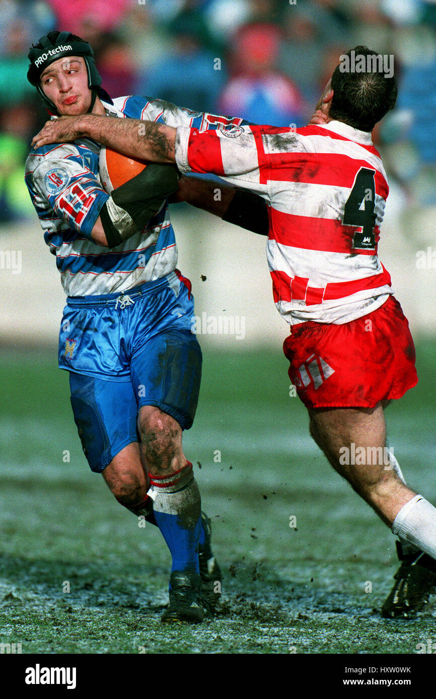 GARY LORD & ANDREW FARRAR HALIFAX V WIGAN 28 February 1993 Stock Photo ...
