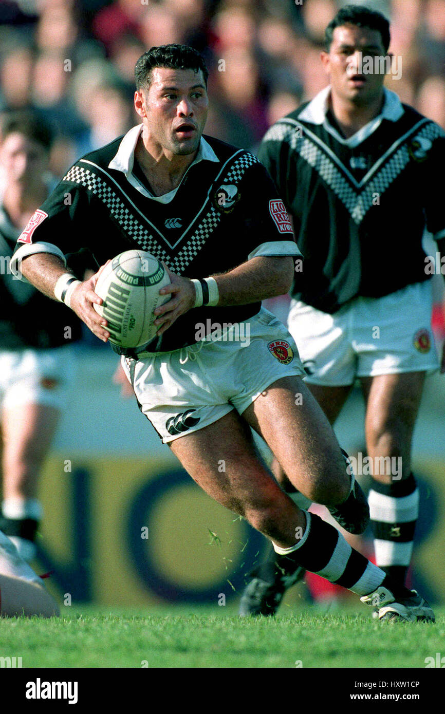 IVA ROPATI NEW ZEALAND RL 10 December 1993 Stock Photo - Alamy