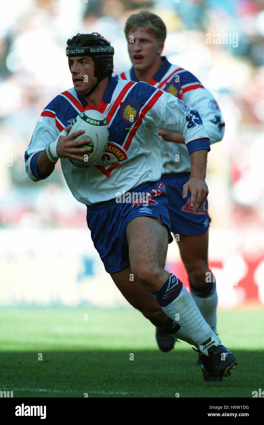 PHIL CLARKE GREAT BRITAIN & WIGAN RLFC 16 October 1993 Stock Photo - Alamy