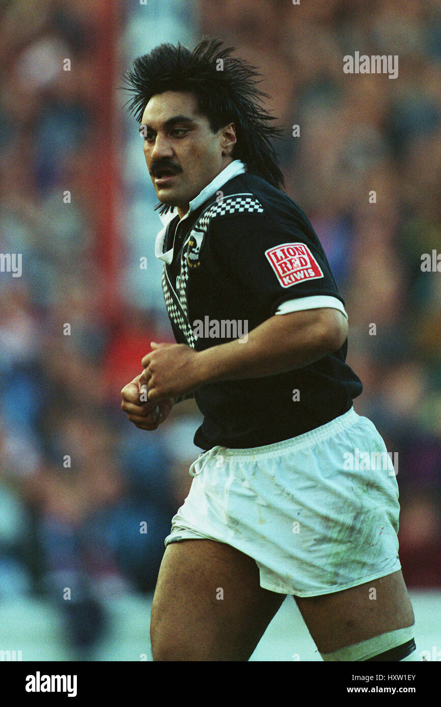 TINY SOLOMONA NEW ZEALAND RL 02 November 1993 Stock Photo - Alamy