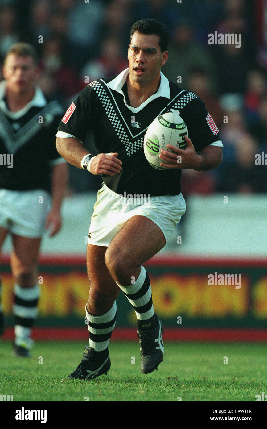 KEVIN IRO NEW ZEALAND & LEEDS RLFC 02 November 1993 Stock Photo - Alamy
