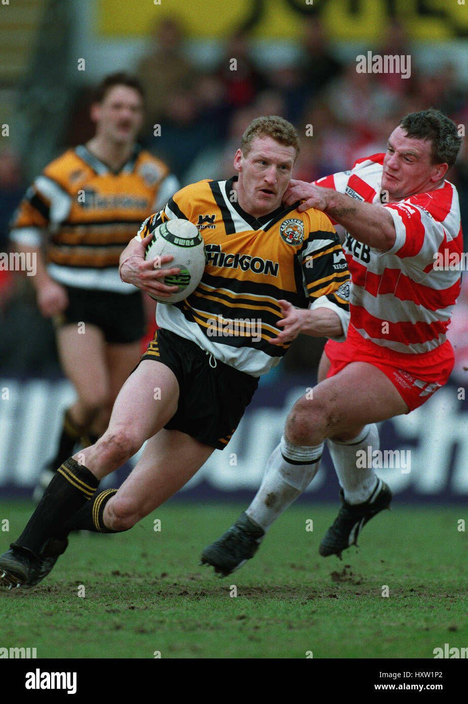 Castleford rugby simon middleton hi-res stock photography and images ...