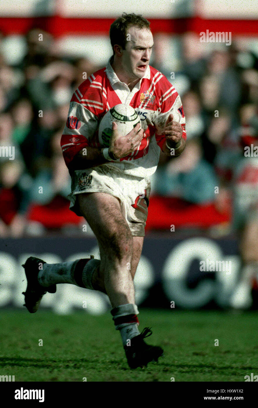 PHIL VEIVERS ST. HELENS RLFC 12 April 1994 Stock Photo - Alamy